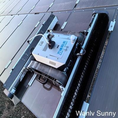 Cina Robot di manutenzione del sistema fotovoltaico pulito e pulizia garantita in vendita