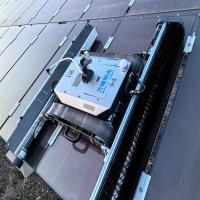 China Remote Controlled Solar Panel Cleaning Robot Lithium Battery 1000mm Cleaning Width for sale