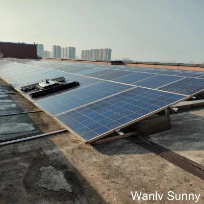 Cina Fuse a pressione e teste di spazzola a rotolamento Robot innovativo per la pulizia dei pannelli solari alimentato da energia artificiale in vendita
