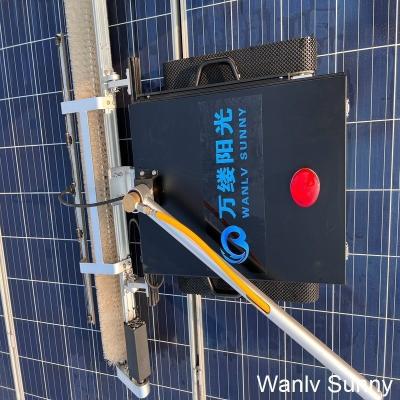 China WLS-7 Solar Cleaning Robot met 1100 roterende nylonborstel en 3-4 uur werktijd Te koop