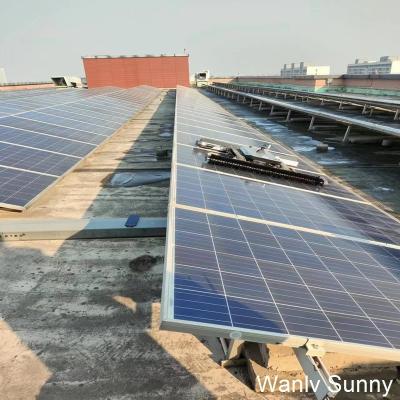 China Princípio de limpeza física Robô de limpeza de painéis solares com rastreador e bateria de lítio à venda