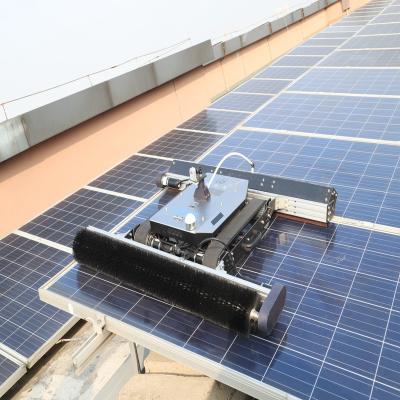 China Geavanceerde robot voor het schoonmaken van zonnepanelen met borstelrollers Te koop