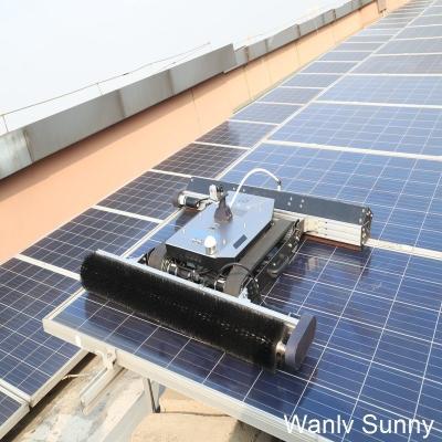 China Geavanceerde robot voor het schoonmaken van zonnepanelen met borstelrollers Te koop