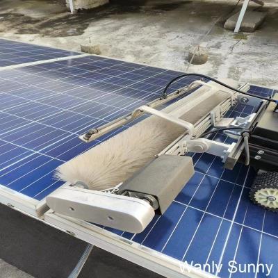 Cina Tipologia di pulizia pulizia a secco Pulizzatore di pannelli solari per impianti fotovoltaici Batteria al litio in vendita