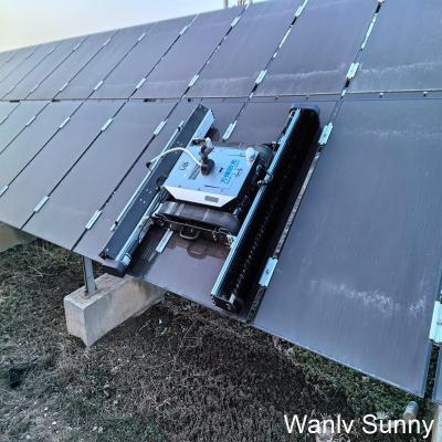 Cina 24V di tensione di funzionamento pannello solare robot di pulizia con tecnologia avanzata di manutenzione in vendita