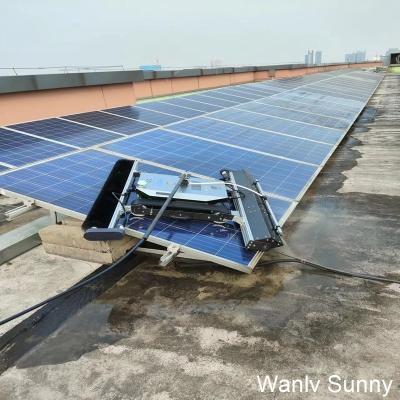 Cina Soluzione di sistema di pulizia dei pannelli solari a energia artificiale per grandi centrali fotovoltaiche in vendita