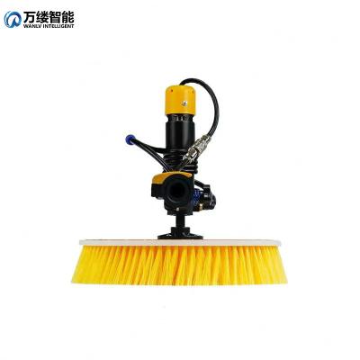 Cina Macchina di pulizia per pannelli solari personalizzata con spazzole rotanti e polo telescopico di 7,5 metri in vendita