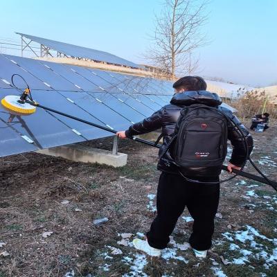 Cina Pulizia ad alta pressione alimentazione della batteria al litio spazzola rotante per pannello solare testa a singolo disco manico di regolazione 3,5 metri in vendita