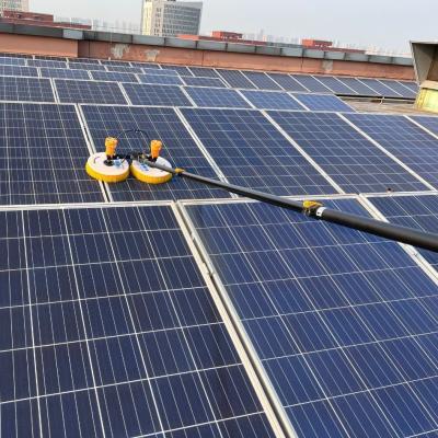 Cina Spazzola elettrica per la pulizia dei pannelli solari con batteria al litio e palo telescopico di 7,5 m in vendita