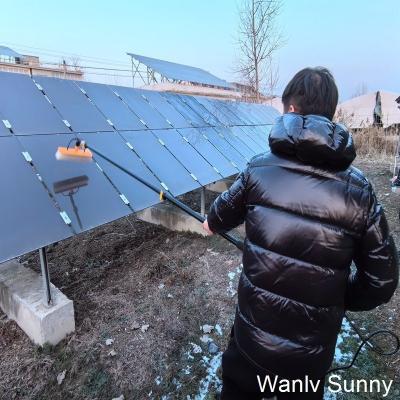 Cina Spazzola di pulizia a doppio pannello solare manuale con testa grande 55 cm e palo telescopico di 3,6 m in vendita