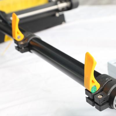 China Verhoog de efficiëntie van het zonnepaneel 3,5 M Elektrische rolborstel met aluminium legeringshandvat Te koop
