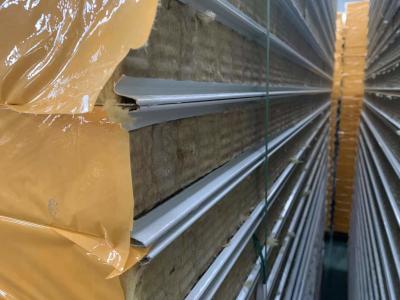 China El panel de bocadillo incombustible de las lanas de roca del buen aislamiento con el tipo lado de S de la conexión en venta