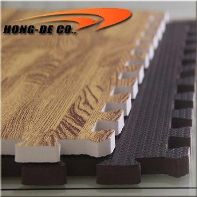 중국 타일을 연결하는 3/8 인치 두께 나무 무늬 거품 놀이 매트 / 24 X24 eva 폼 판매용