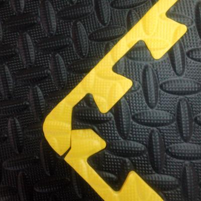 중국 황색 보더 85 킬로그램 / Cbm 2 Ｘ 2 상호록킹 폼매트 판매용