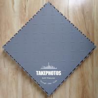 China Interlocking Vinyl Floor Tile 500x500mm Checker Plate Surface Heavy Duty PVC for sale