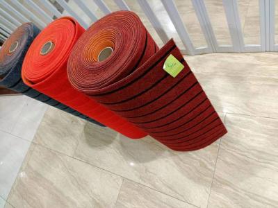中国 洗濯できるホテルのドア ポリエステル区域敷物の赤い色 販売のため