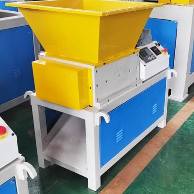 China High Capacity PET Bottle Shredder Machine 1200*600*1000mm Size 100-1000kg/h Capacity for sale