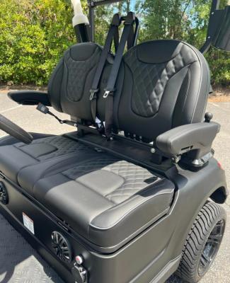 China 2 Passagiers golfkar elektrisch 4kw Power Small Off Road Premium kwaliteit 60V 100AH Te koop