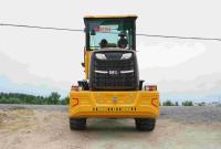 China Front End  Wheel Loader Machine 1800 Kg Operating Load for sale