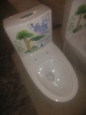 Cina Toilette di un pezzo Matte Black ceramico del bagno del cassettone fisso in vendita