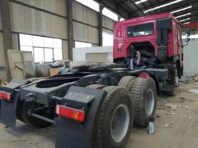 Chine 100 unités 2016 ont fait dans l'appareil de chauffage et le climatiseur de camion à benne basculante de verseur de Sinotruck Howo de pneus de la tête 6*4 10 de tracteur de porcelaine à vendre