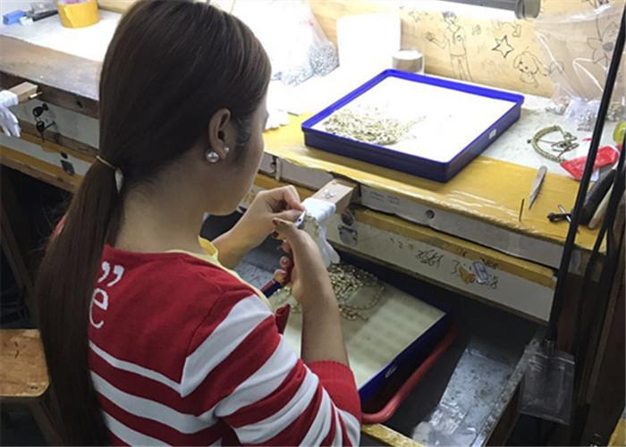 Fornitore cinese verificato - J & L fashion Jewelry and accessories supplier