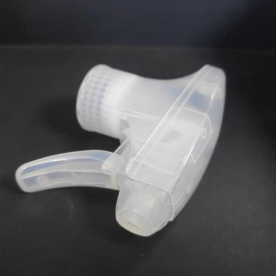 China Transparent Red and Blue Mix Color Design Trigger Sprayer for Car Cleaning Kitchen Cleaning for sale