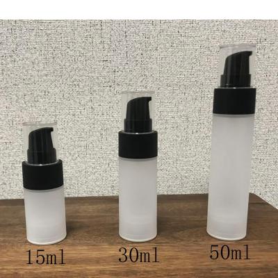 China Customized Wholesale Plastic Matte Black Sprayer Bottle Airless Sprayer Bottle 15ml 30ml 50ml with Black Cap for sale