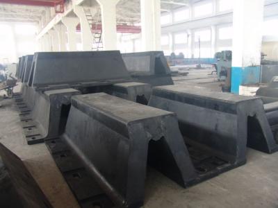China Arch Type Marine Rubber Fenders UHMW - PE Face Pads For Ships Protection for sale