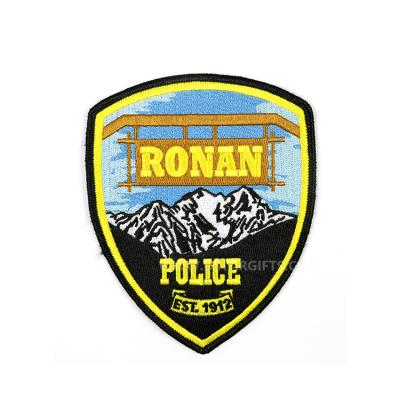 Cina Toppe ricamate adesivo del feltro di abitudine per la protezione di plastica dei vestiti o secondo la richiesta in vendita