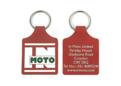 Cina PVC molle rosso Keychains 60x40x4mm o dimensione su misura nella forma dei vestiti in vendita