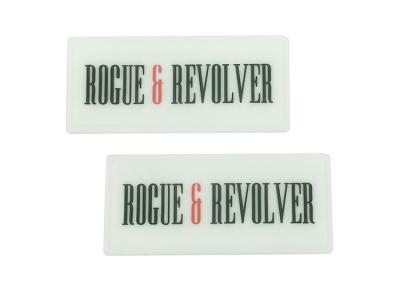 Cina La singola abitudine cucita impressa rattoppa gli applique del distintivo del PVC 3D con il ciclo del bottone in vendita