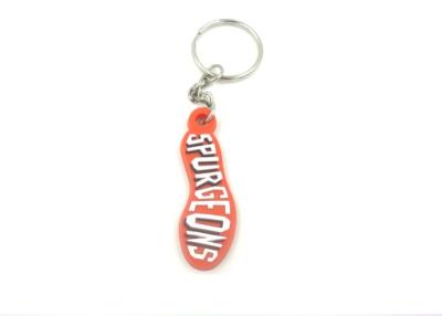 Cina PVC molle Keychains 50x15x2mm di forma irregolare 2D per la promozione di marca in vendita