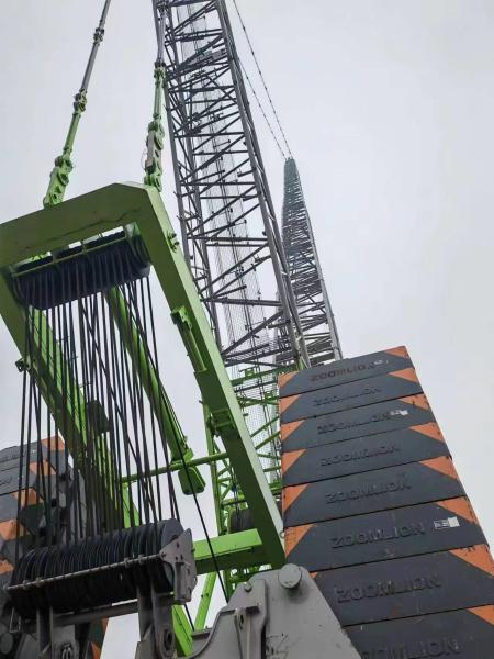 Quality ZCC9800W 800 Ton Crawler Crane ZOOMLION Heavy Duty Crawler Crane Fatigue Resistant for sale