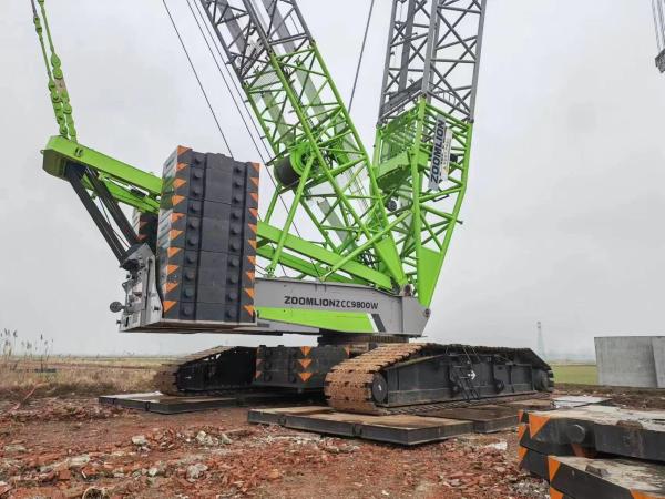 Quality ZCC9800W 800 Ton Crawler Crane ZOOMLION Heavy Duty Crawler Crane Fatigue for sale