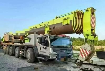 中国 Zoomlion ZTC2000E クレーン 2021 75m メインブームと68トンの対重量 販売のため