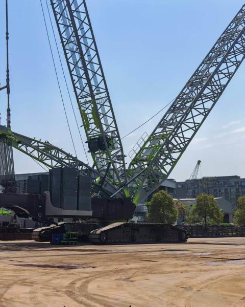 Quality 2024 Zoomlion ZCC18000-1 Crawler Crane 120m Super-Light Main Boom National VI for sale
