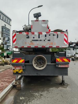 China Used Zoomlion Truck Crane ZTC252E-1 with 25 tons Hooks and Weichai Engine for sale