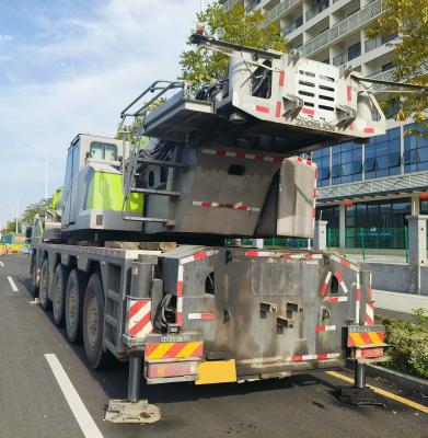 China 2021 Zoomlion ZAT1100H 110t grúa usada Equipada con motor Weichai en venta