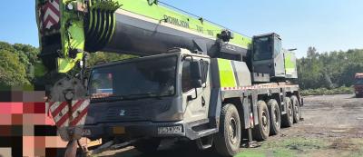 China 2019 Zoomlion Gebruikte kraan ZAT1300V7 Hoofdboom 73m Jib 33.5m Tegengewicht 50 ton Rondlooptijd 4540h Kilometerstand 22369km Uitstekende werkomstandigheden. Te koop