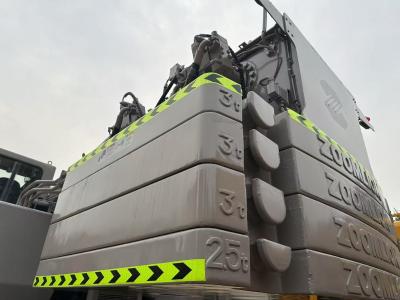 Cina Gru Zoomlion usato del 2013 QY80V, braccio principale 48 metri, braccio ausiliario 17,5 metri, contrappeso 13 tonnellate, eccellenti condizioni di lavoro. in vendita