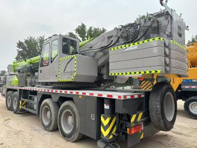 Cina Gru Zoomlion usato del 2013 QY80V, braccio principale 48 metri, braccio ausiliario 17,5 metri, contrappeso 13 tonnellate, eccellenti condizioni di lavoro. in vendita
