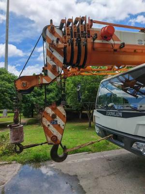 China Excellent Working Condition 2014 Zoomlion QY25V5 Used Crane with 25t Hook Main Arm 40 Meters Auxiliary Arm 8 Meters Counterweight 7.2 Tons for sale