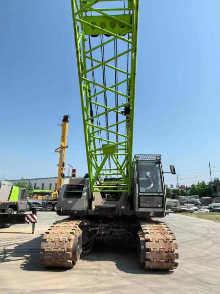 Quality 2017 Zoomlion Used Crawler Crane ZCC800H Main Arm 40 Meters, Auxiliary Arm 18 Meters, Counterweight 29 Tons, Operating Time 6850h, Excellent Working Condition. for sale