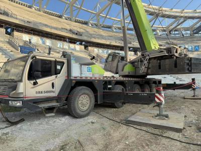 Cina 2021 Zoomlion Used Crane, il ZTC1300H853, ha un boom di 85 metri, un jib di 17,5 metri e un contrappeso di 60 tonnellate. in vendita