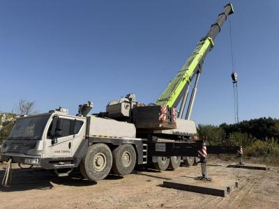 China 2020 Zoomlion Used Crane ZTC4000V653 Main Boom: 81m Jib: 42m Counterweight: 100 Tons Operating Hours: 3141h Excellent Working Condition. for sale