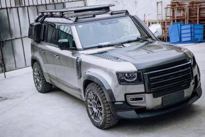 Cina Cappuccio in fibra di carbonio per Land Rover Defender Materiale in fibra di carbonio Defender Copertura in stile SVR aggiornata in vendita