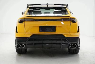 Cina URUS Lamborghini Body Kit 2018-2019 Fibra di carbonio Diffusore labiale frontale Urus Wide Body Kit in vendita