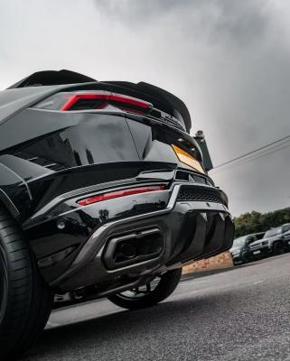 China Urus Lamborghini Body Kit UB Estilo Difusor de Lábios Frontais Spoiler Lamborghini Widebody Urus à venda