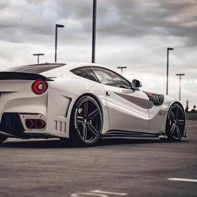 China Para a Ferrari F12 Fibra de Carbono Kit F12 Upgrades o estilo SVR Frente e traseiro Bumper Spoilers com capô Fenders à venda